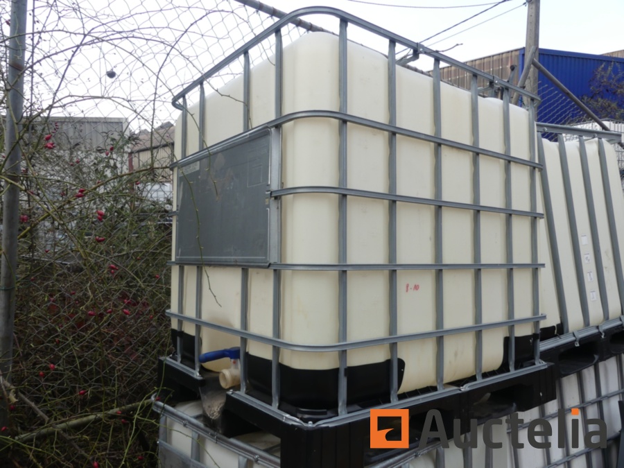 2 IBC Stackable Mauser tanks - Food processing machines - Silos /tanks ...