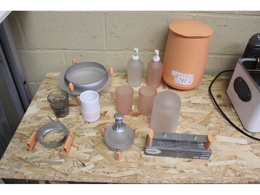 Bathroom utensils - Construction materials - Sanitary equipment ...