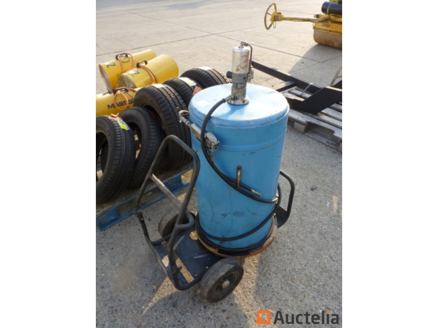 Grease tank and pneumatic grease pump - auctelia.com