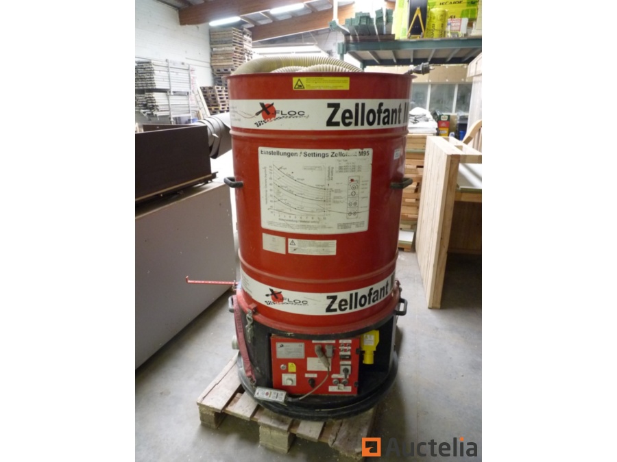 Insufflation machine for cellulose wadding, wood fibers and mineral wo ...