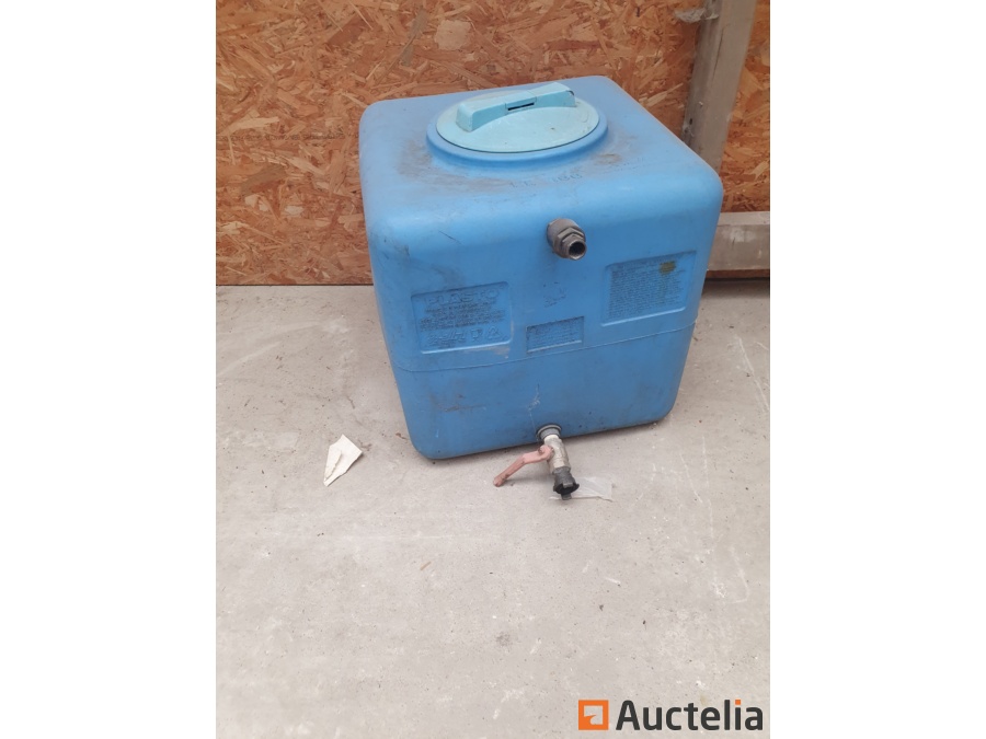 Large 100 liter tank with tap - Consumer goods - Other consumer goods ...