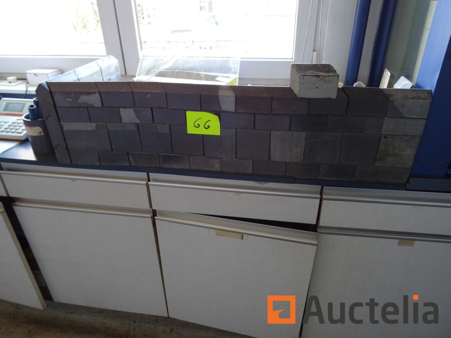 Lead castle for radiation-resistant laboratory - Construction ...