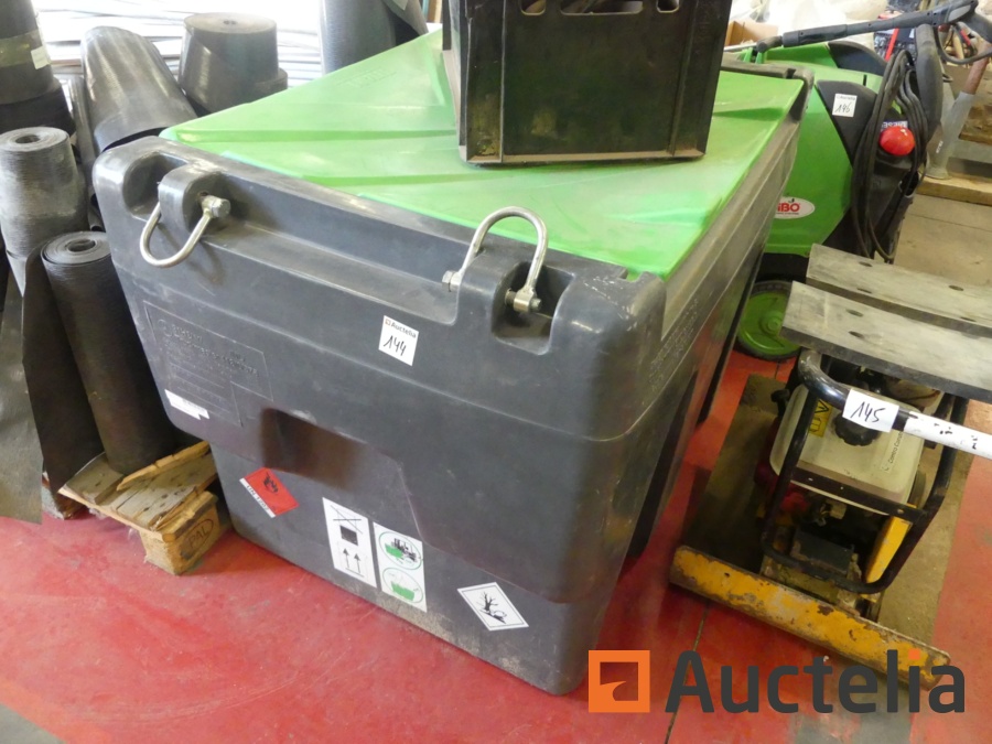 Oil tank with gun and pump KINGSPAN TRUCKMASTER - Construction - Other ...