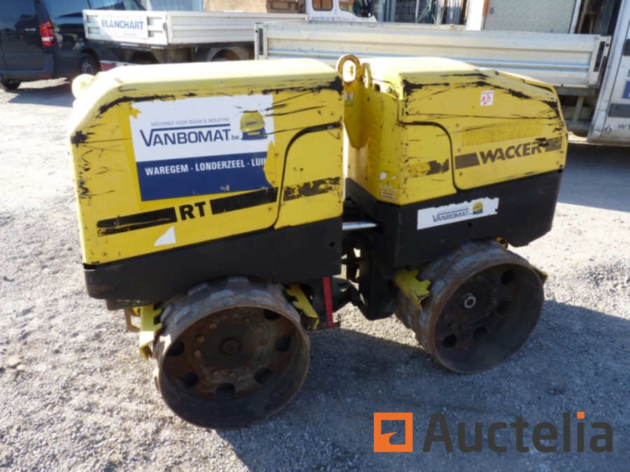 Roller compactor Wacker RT remote control - Construction - Compaction ...