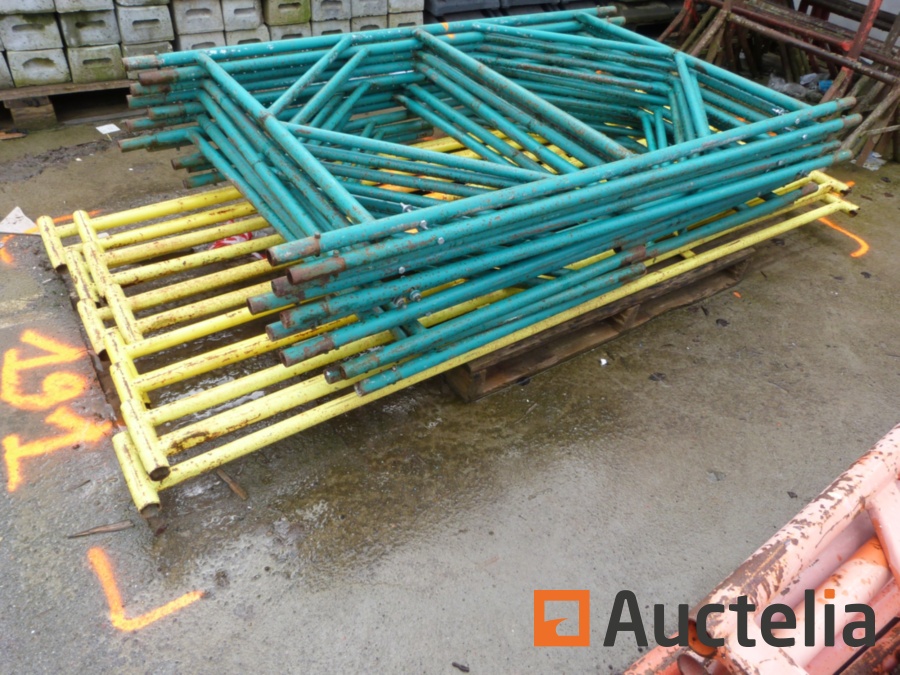 Steel scaffolding structure - Construction - auctelia.com
