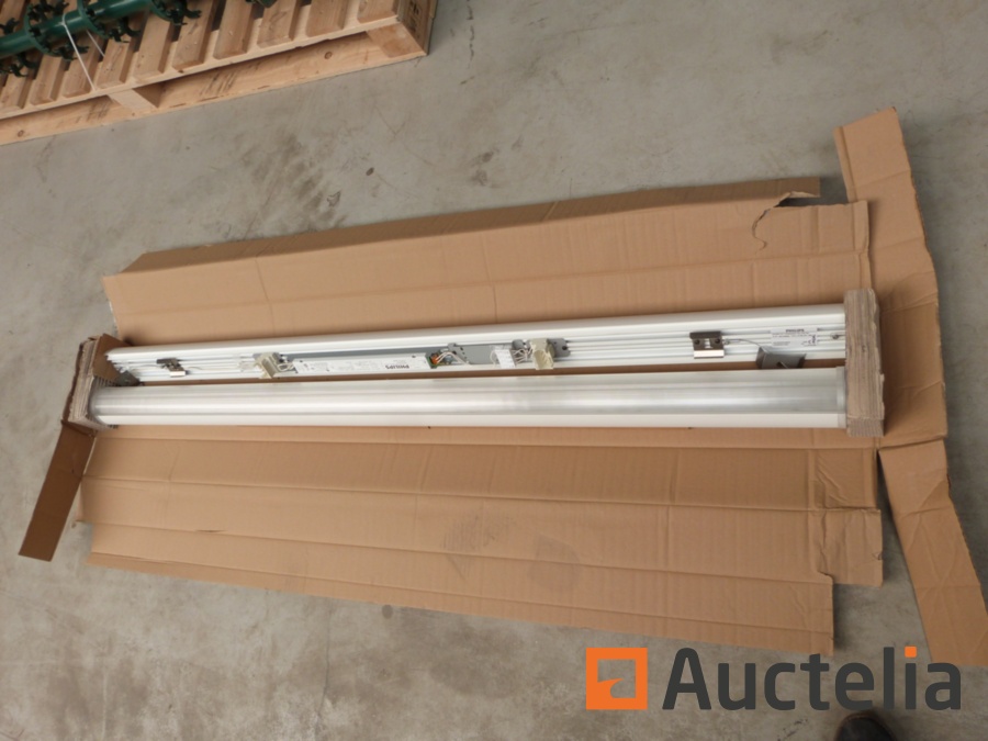 2 Armatures luminaires Philips MAXOS LED PERFORMER 4M x900 491led 50s ...