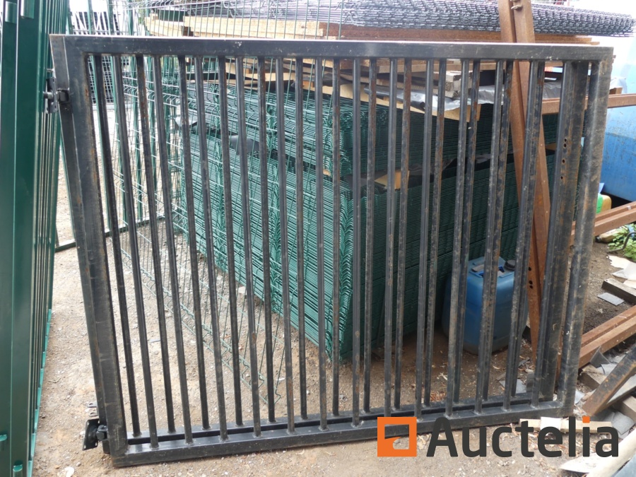 Portes double battante en acier - Barrière - auctelia.com