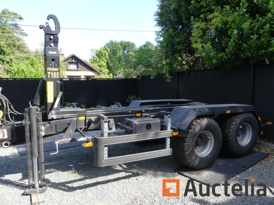 Remorque porte-container avec son container Pronar RC2100 - Remorque ...