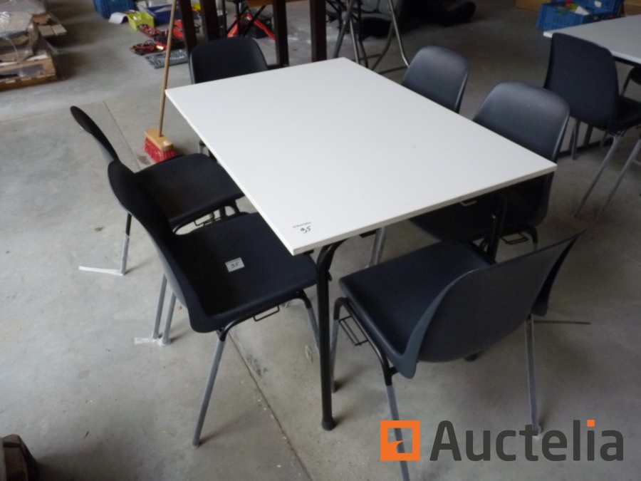 Table de réfectoire pliable, chaises - Biens de consommation - Mobilie ...