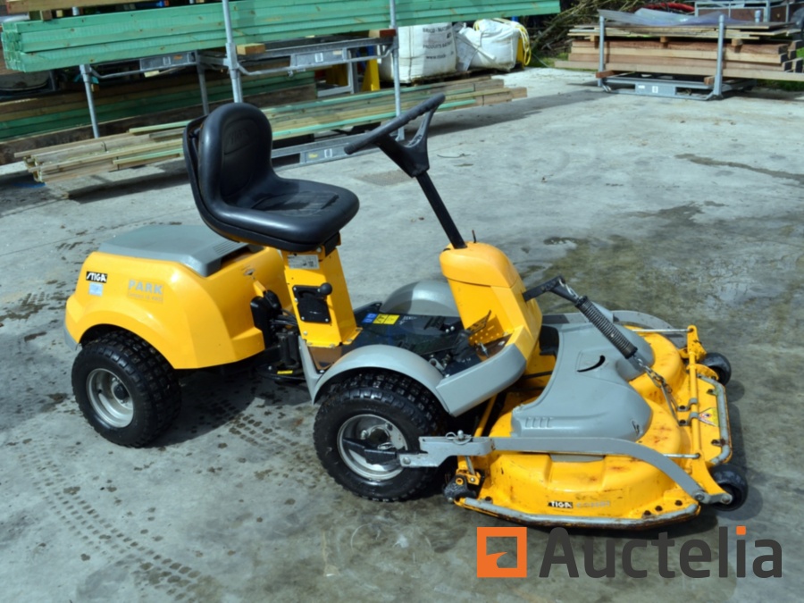 Tracteur tondeuse Stiga Park Compact 16 4WD - Matériel de jardinage ...