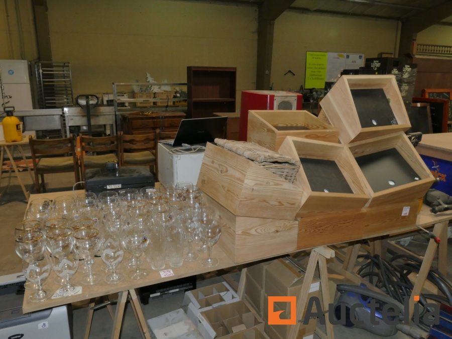 Glazen verschillend, presentatie houten kratten, - Horeca - Glazen ...